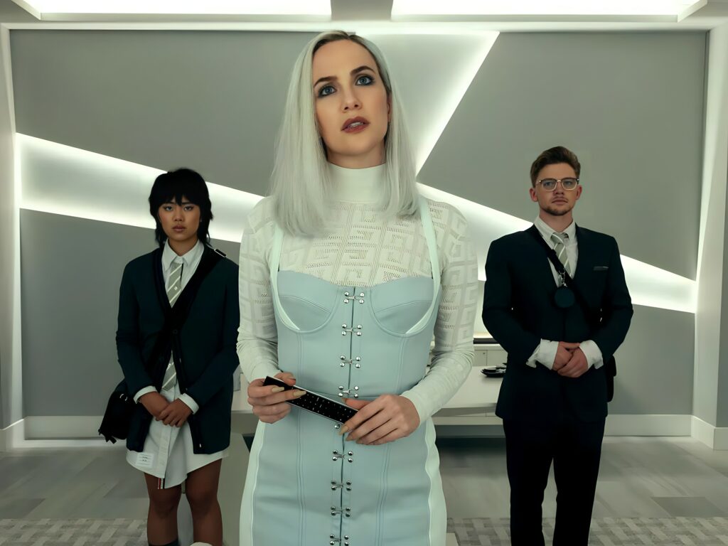 Mike Flanagan explains the 'House of Usher’ dead cat twist