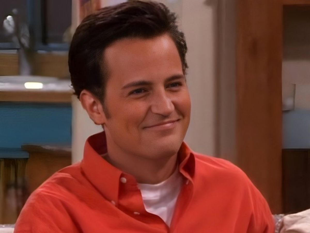 How the 'Friends' cast supported Matthew Perry like penguins